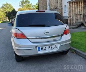 Grey Opel Astra 2004 in Jekabpils, with an engine capacity of 1.60 L and mileage of 158 thousand km for 1000 €, photo 4 on AUTOMOTO.COM.LV