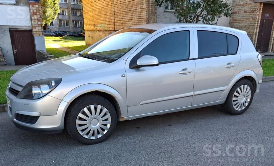 Grey Opel Astra 2004 in Jekabpils, with an engine capacity of 1.60 L and mileage of 158 thousand km for 1000 €, photo 5 on AUTOMOTO.COM.LV