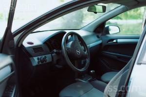 Pelēks Opel Astra 2004 Cēsis, ar dzinēja tilpumu 1.70 L un nobraukumu 329 tūkst. km par 950 €, foto 6 vietnē AUTOMOTO.COM.LV