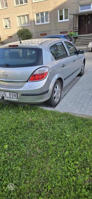 Grey Opel Astra 2004 in Klaipeda, with an engine capacity of 1.69 L and mileage of 272 thousand km for 750 €, photo 5 on AUTOMOTO.COM.LV
