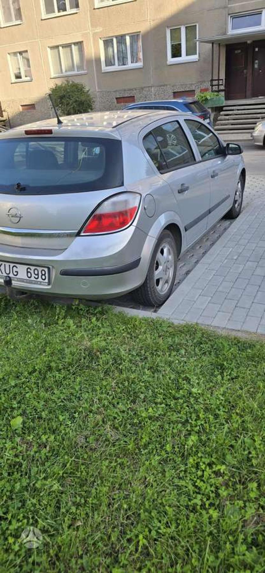 Grey Opel Astra 2004 in Klaipeda, with an engine capacity of 1.69 L and mileage of 272 thousand km for 750 €, photo 5 on AUTOMOTO.COM.LV
