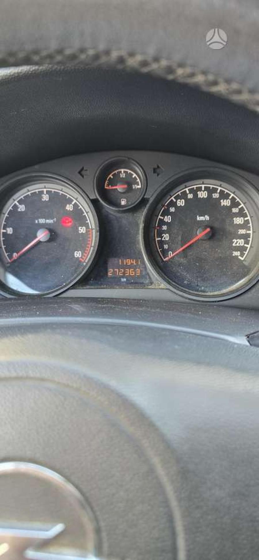Grey Opel Astra 2004 in Klaipeda, with an engine capacity of 1.69 L and mileage of 272 thousand km for 750 €, photo 9 on AUTOMOTO.COM.LV