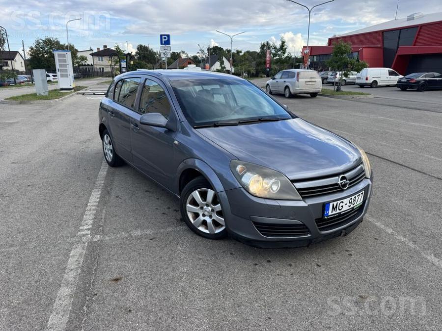 Pelēks Opel Astra 2004 Jelgava, ar dzinēja tilpumu 1.70 L un nobraukumu 256 tūkst. km par 1490 €, foto 4 vietnē AUTOMOTO.COM.LV