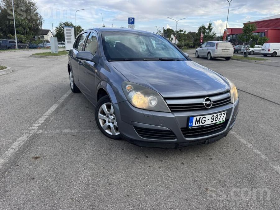 Pelēks Opel Astra 2004 Jelgava, ar dzinēja tilpumu 1.70 L un nobraukumu 256 tūkst. km par 1490 €, foto 5 vietnē AUTOMOTO.COM.LV