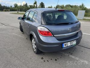 Pelēks Opel Astra 2004 Jelgava, ar dzinēja tilpumu 1.70 L un nobraukumu 256 tūkst. km par 1490 €, foto 6 vietnē AUTOMOTO.COM.LV