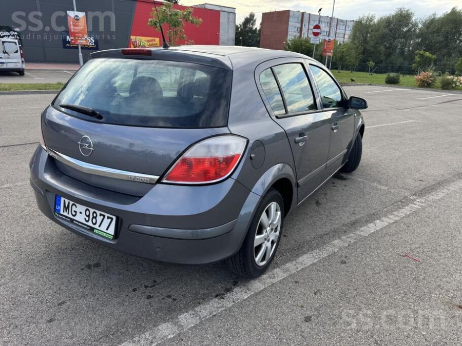 Pelēks Opel Astra 2004 Jelgava, ar dzinēja tilpumu 1.70 L un nobraukumu 256 tūkst. km par 1490 €, foto 7 vietnē AUTOMOTO.COM.LV