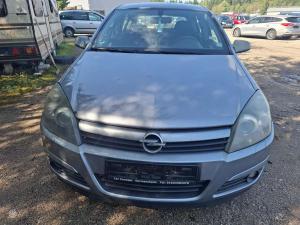 Pelēks Opel Astra 2004 Utena, ar dzinēja tilpumu 1.69 L un nobraukumu 240 tūkst. km par 1250 €, foto 5 vietnē AUTOMOTO.COM.LV