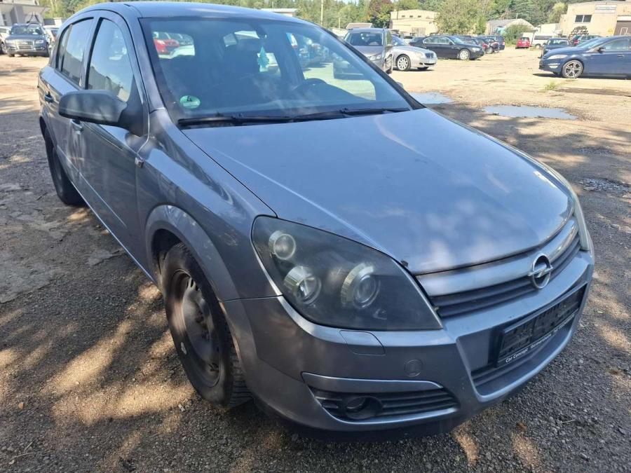 Pelēks Opel Astra 2004 Utena, ar dzinēja tilpumu 1.69 L un nobraukumu 240 tūkst. km par 1250 €, foto 6 vietnē AUTOMOTO.COM.LV