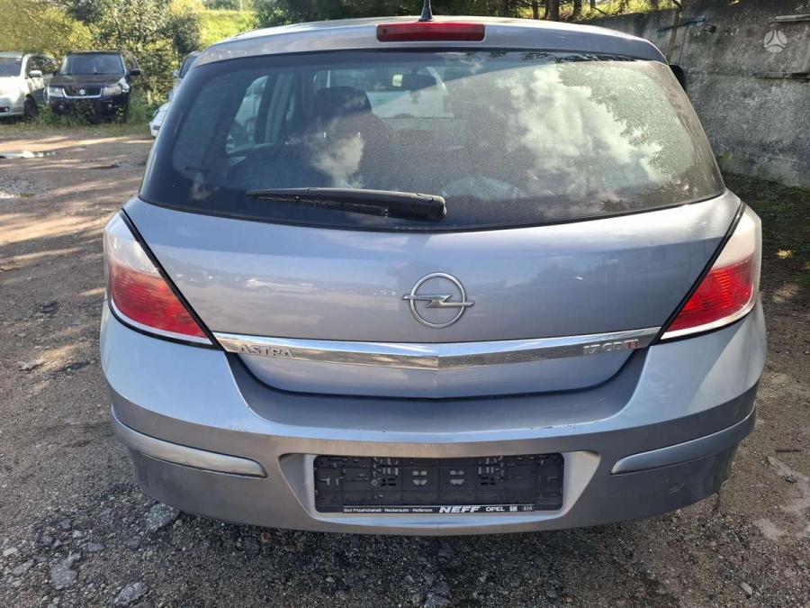 Pelēks Opel Astra 2004 Utena, ar dzinēja tilpumu 1.69 L un nobraukumu 240 tūkst. km par 1250 €, foto 10 vietnē AUTOMOTO.COM.LV