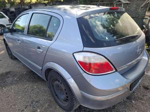 Pelēks Opel Astra 2004 Utena, ar dzinēja tilpumu 1.69 L un nobraukumu 240 tūkst. km par 1250 €, foto 11 vietnē AUTOMOTO.COM.LV