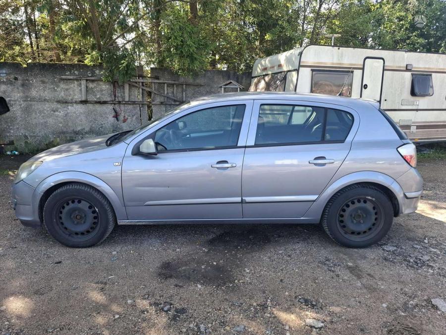 Pelēks Opel Astra 2004 Utena, ar dzinēja tilpumu 1.69 L un nobraukumu 240 tūkst. km par 1250 €, foto 12 vietnē AUTOMOTO.COM.LV