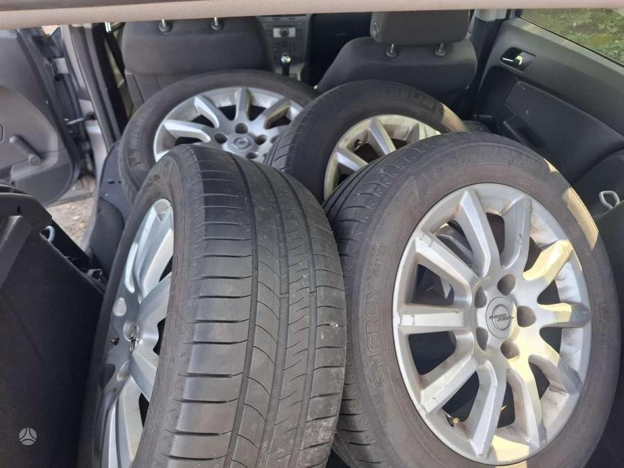 Pelēks Opel Astra 2004 Utena, ar dzinēja tilpumu 1.69 L un nobraukumu 240 tūkst. km par 1250 €, foto 13 vietnē AUTOMOTO.COM.LV