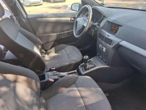 Pelēks Opel Astra 2004 Utena, ar dzinēja tilpumu 1.69 L un nobraukumu 240 tūkst. km par 1250 €, foto 15 vietnē AUTOMOTO.COM.LV