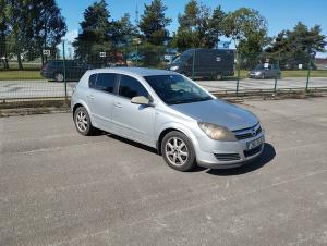Pelēks Opel Astra 2004 Tallina, ar dzinēja tilpumu 1.70 L un nobraukumu 320 tūkst. km par 500 €, foto  vietnē AUTOMOTO.COM.LV