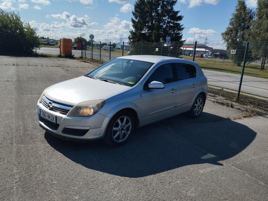 Grey Opel Astra 2004 in Tallinn, with an engine capacity of 1.70 L and mileage of 320 thousand km for 500 €, photo 3 on AUTOMOTO.COM.LV