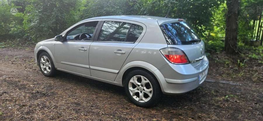 Pelēks Opel Astra 2004 Kauņa, ar dzinēja tilpumu 1.69 L un nobraukumu 306 tūkst. km par 850 €, foto 5 vietnē AUTOMOTO.COM.LV