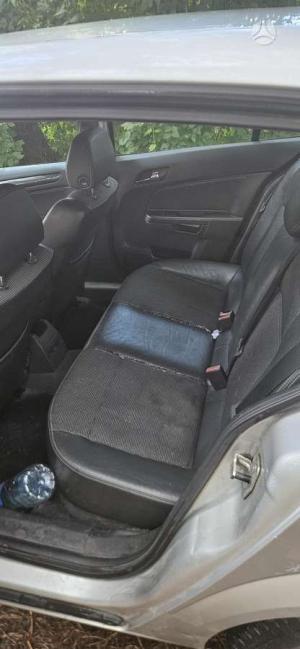 Pelēks Opel Astra 2004 Kauņa, ar dzinēja tilpumu 1.69 L un nobraukumu 306 tūkst. km par 850 €, foto 9 vietnē AUTOMOTO.COM.LV