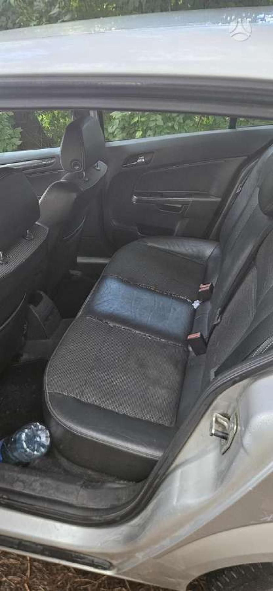 Pelēks Opel Astra 2004 Kauņa, ar dzinēja tilpumu 1.69 L un nobraukumu 306 tūkst. km par 850 €, foto 9 vietnē AUTOMOTO.COM.LV