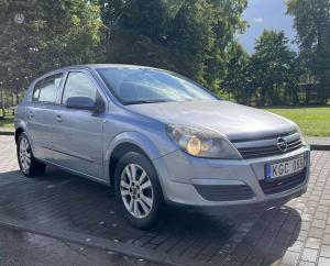 Grey Opel Astra 2004 in Taurage, with an engine capacity of 1.69 L and mileage of 347 thousand km for 1050 €, photo 4 on AUTOMOTO.COM.LV