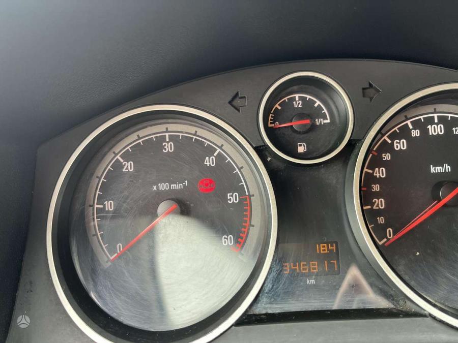 Grey Opel Astra 2004 in Taurage, with an engine capacity of 1.69 L and mileage of 347 thousand km for 1050 €, photo 14 on AUTOMOTO.COM.LV