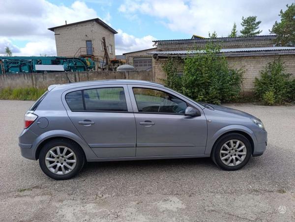 Pelēks Opel Astra 2004 Utena, ar dzinēja tilpumu 1.69 L un nobraukumu 234 tūkst. km par 1350 €, foto 8 vietnē AUTOMOTO.COM.LV
