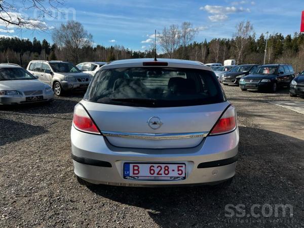 Pelēks Opel Astra 2005 Valmiera, ar dzinēja tilpumu 1.70 L un nobraukumu 0 tūkst. km par 1050 €, foto 4 vietnē AUTOMOTO.COM.LV