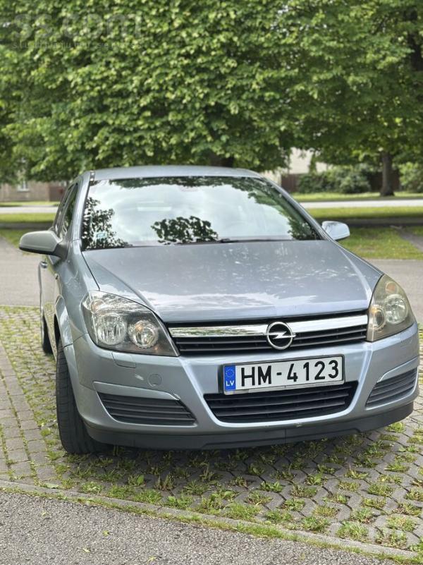 Pelēks Opel Astra 2005 Ventspils, ar dzinēja tilpumu 1.80 L un nobraukumu 197 tūkst. km par 1700 €, foto 2 vietnē AUTOMOTO.COM.LV