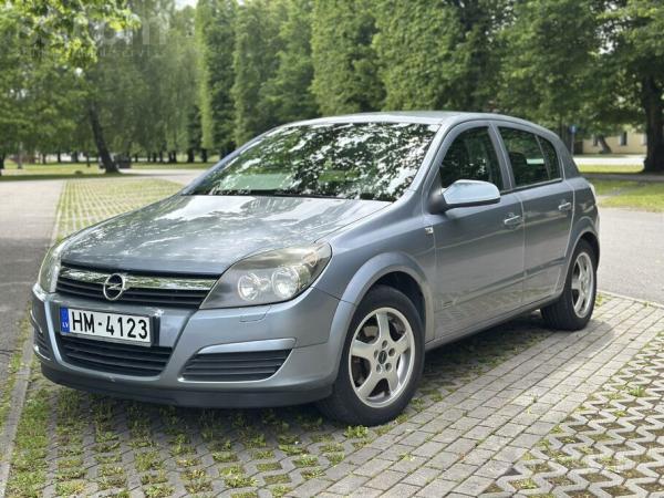 Pelēks Opel Astra 2005 Ventspils, ar dzinēja tilpumu 1.80 L un nobraukumu 197 tūkst. km par 1700 €, foto 3 vietnē AUTOMOTO.COM.LV