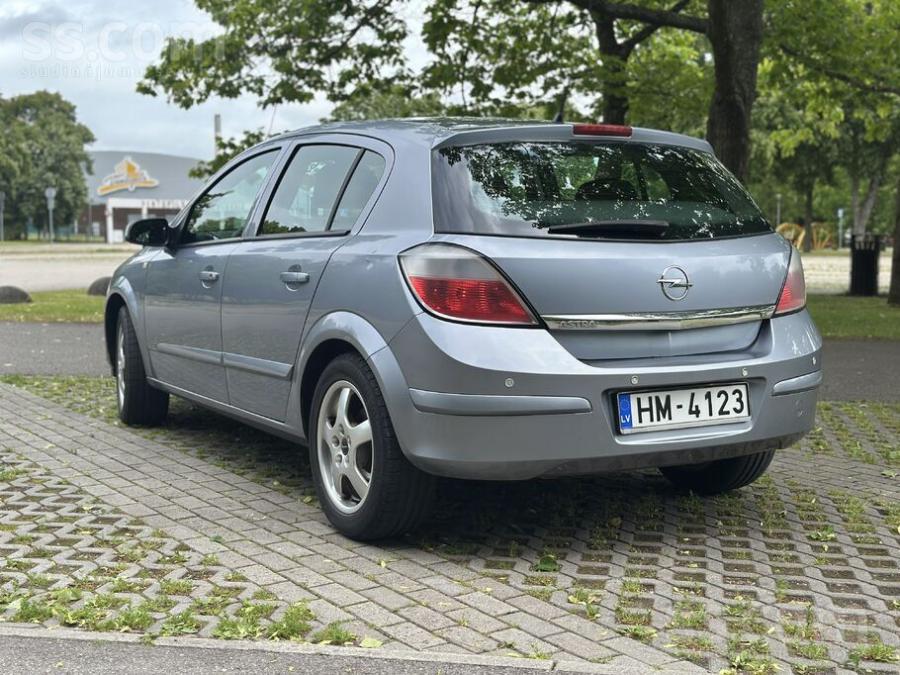 Pelēks Opel Astra 2005 Ventspils, ar dzinēja tilpumu 1.80 L un nobraukumu 197 tūkst. km par 1700 €, foto 5 vietnē AUTOMOTO.COM.LV