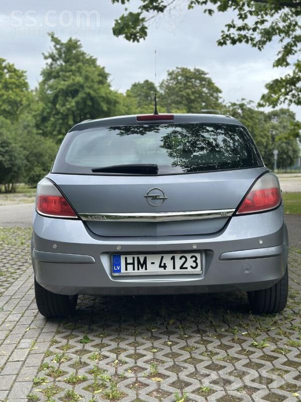 Pelēks Opel Astra 2005 Ventspils, ar dzinēja tilpumu 1.80 L un nobraukumu 197 tūkst. km par 1700 €, foto 6 vietnē AUTOMOTO.COM.LV