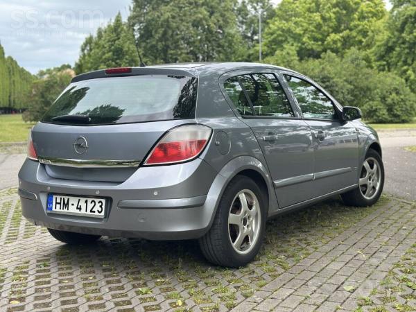 Pelēks Opel Astra 2005 Ventspils, ar dzinēja tilpumu 1.80 L un nobraukumu 197 tūkst. km par 1700 €, foto 7 vietnē AUTOMOTO.COM.LV