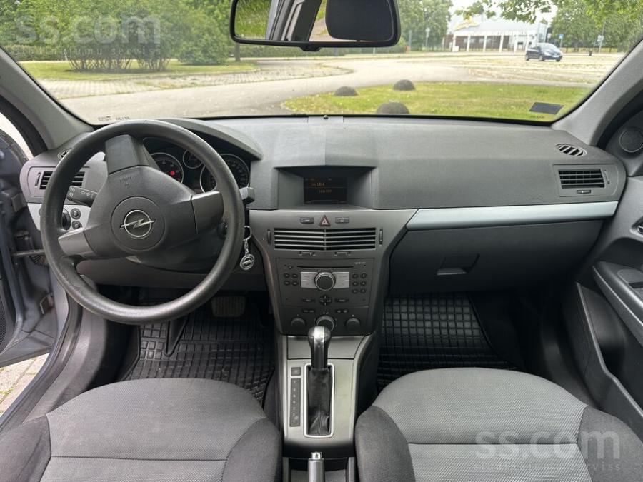 Pelēks Opel Astra 2005 Ventspils, ar dzinēja tilpumu 1.80 L un nobraukumu 197 tūkst. km par 1700 €, foto 12 vietnē AUTOMOTO.COM.LV