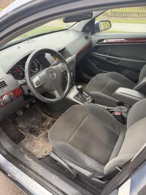 Pelēks Opel Astra 2005 Kauņa, ar dzinēja tilpumu 1.91 L un nobraukumu 245 tūkst. km par 850 €, foto 11 vietnē AUTOMOTO.COM.LV
