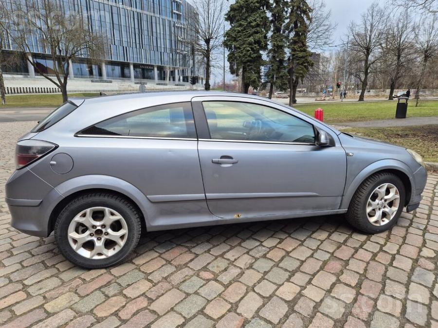 Pelēks Opel Astra 2005 Rīga, ar dzinēja tilpumu 1.60 L un nobraukumu 254 tūkst. km par 800 €, foto 4 vietnē AUTOMOTO.COM.LV