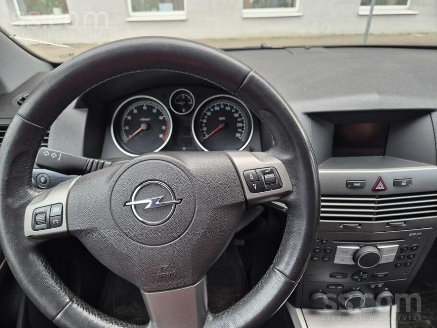 Pelēks Opel Astra 2005 Rīga, ar dzinēja tilpumu 1.60 L un nobraukumu 254 tūkst. km par 800 €, foto 5 vietnē AUTOMOTO.COM.LV
