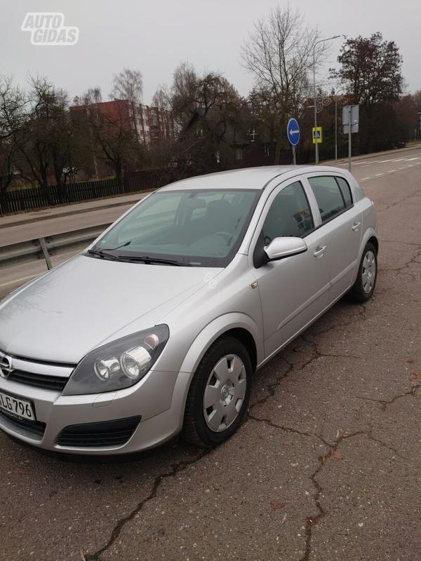 Grey Opel Astra 2005 in Marijampole, with an engine capacity of 1.90 L and mileage of 134 thousand km for 1450 €, photo 2 on AUTOMOTO.COM.LV