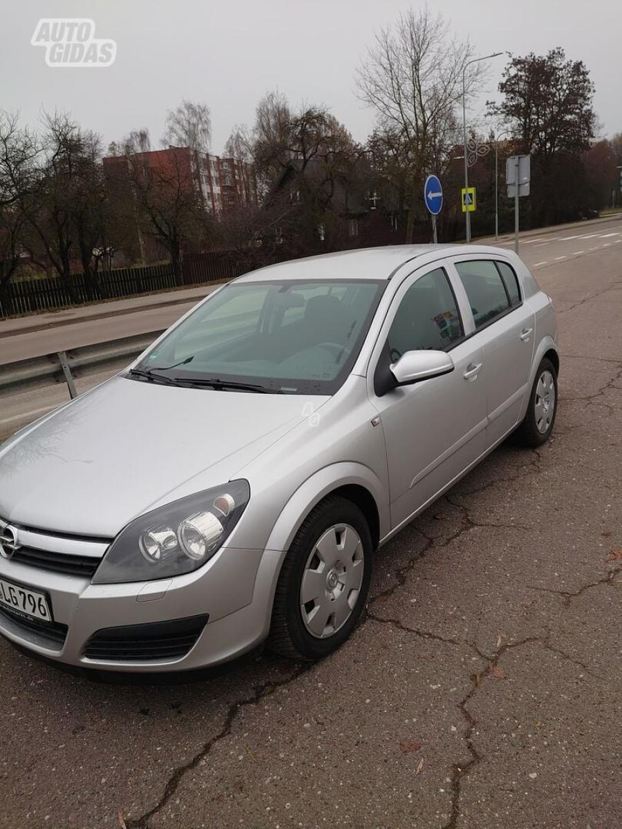 Pelēks Opel Astra 2005 Marijampole, ar dzinēja tilpumu 1.90 L un nobraukumu 134 tūkst. km par 1450 €, foto 2 vietnē AUTOMOTO.COM.LV