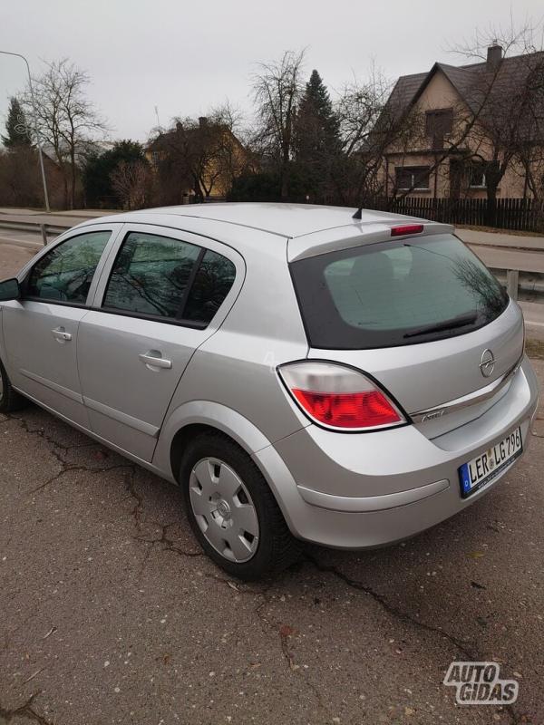 Grey Opel Astra 2005 in Marijampole, with an engine capacity of 1.90 L and mileage of 134 thousand km for 1450 €, photo 6 on AUTOMOTO.COM.LV