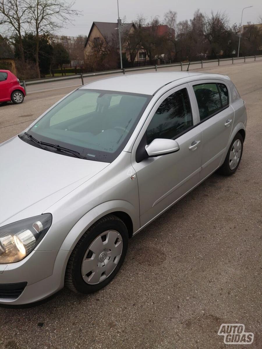 Pelēks Opel Astra 2005 Marijampole, ar dzinēja tilpumu 1.90 L un nobraukumu 134 tūkst. km par 1450 €, foto 9 vietnē AUTOMOTO.COM.LV