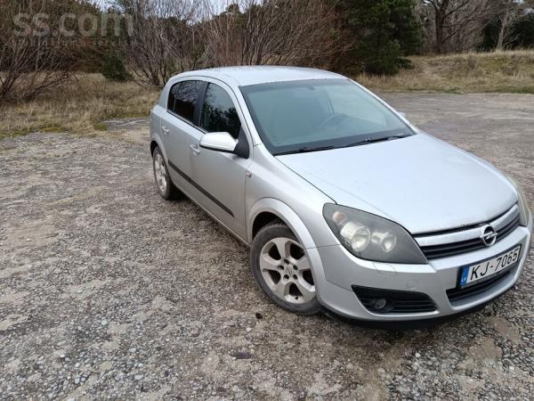 Grey Opel Astra 2005 in Liepaja, with an engine capacity of 1.80 L and mileage of 232 thousand km for 1450 €, photo 2 on AUTOMOTO.COM.LV