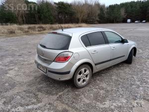 Grey Opel Astra 2005 in Liepaja, with an engine capacity of 1.80 L and mileage of 233 thousand km for 1450 €, photo 3 on AUTOMOTO.COM.LV