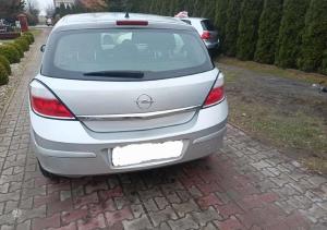 Grey Opel Astra 2005 in Vilnius, with an engine capacity of 1.80 L and mileage of 195 thousand km for 2000 €, photo 3 on AUTOMOTO.COM.LV