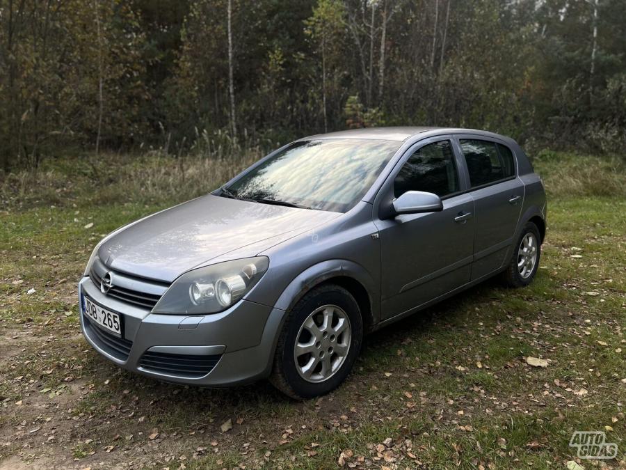 Grey Opel Astra 2005 in Vilnius, with an engine capacity of 1.70 L and mileage of 323 thousand km for 850 €, photo 2 on AUTOMOTO.COM.LV