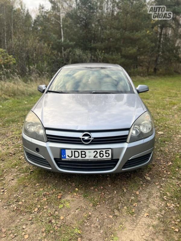 Grey Opel Astra 2005 in Vilnius, with an engine capacity of 1.70 L and mileage of 323 thousand km for 850 €, photo 4 on AUTOMOTO.COM.LV