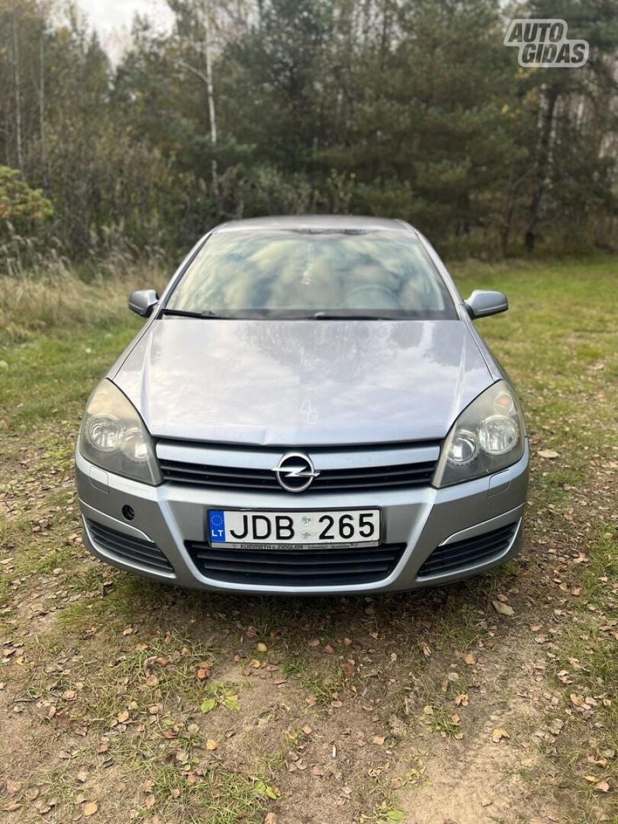 Grey Opel Astra 2005 in Vilnius, with an engine capacity of 1.70 L and mileage of 323 thousand km for 850 €, photo 4 on AUTOMOTO.COM.LV