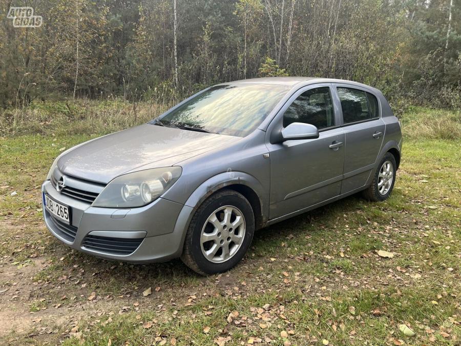 Grey Opel Astra 2005 in Vilnius, with an engine capacity of 1.70 L and mileage of 323 thousand km for 850 €, photo 5 on AUTOMOTO.COM.LV