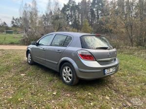 Grey Opel Astra 2005 in Vilnius, with an engine capacity of 1.70 L and mileage of 323 thousand km for 850 €, photo 7 on AUTOMOTO.COM.LV