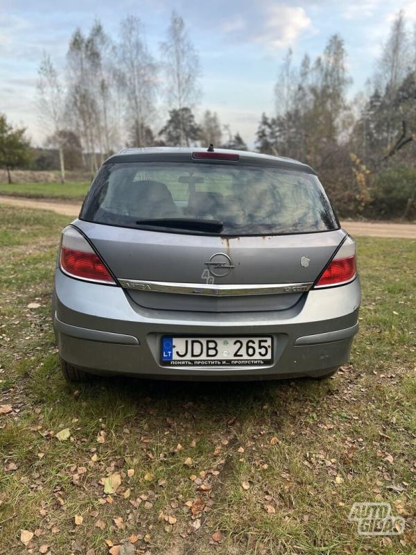 Grey Opel Astra 2005 in Vilnius, with an engine capacity of 1.70 L and mileage of 323 thousand km for 850 €, photo 9 on AUTOMOTO.COM.LV