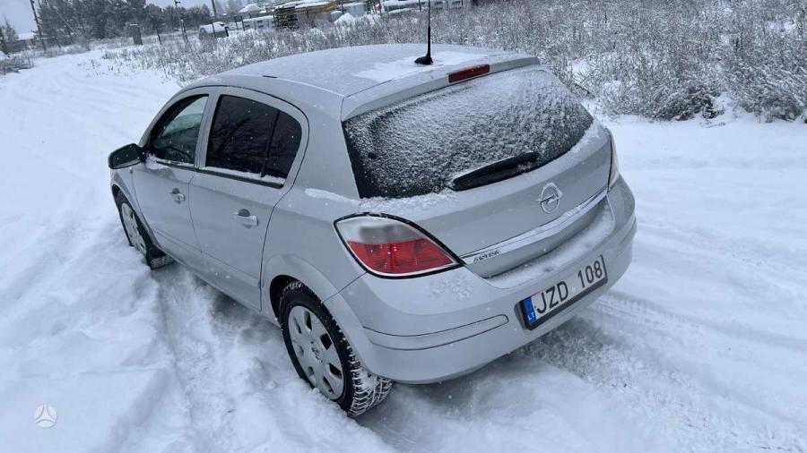 Pelēks Opel Astra 2005 Kauņa, ar dzinēja tilpumu 1.80 L un nobraukumu 248 tūkst. km par 2650 €, foto 4 vietnē AUTOMOTO.COM.LV