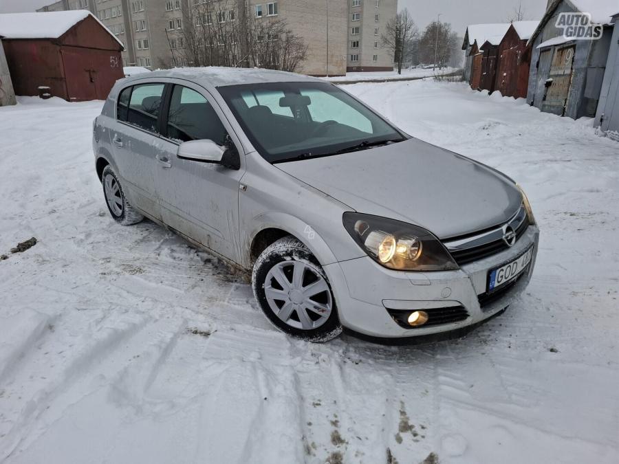 Pelēks Opel Astra 2005 Ukmergė, ar dzinēja tilpumu 1.20 L un nobraukumu 286 tūkst. km par 1199 €, foto 1 vietnē AUTOMOTO.COM.LV